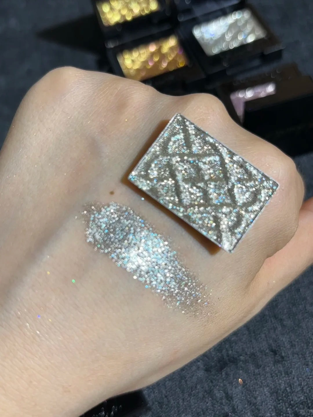 Cold N Wild Metallic Pearlescent Shimmer Eyeshadow #P02 Moon Silver T5 ...